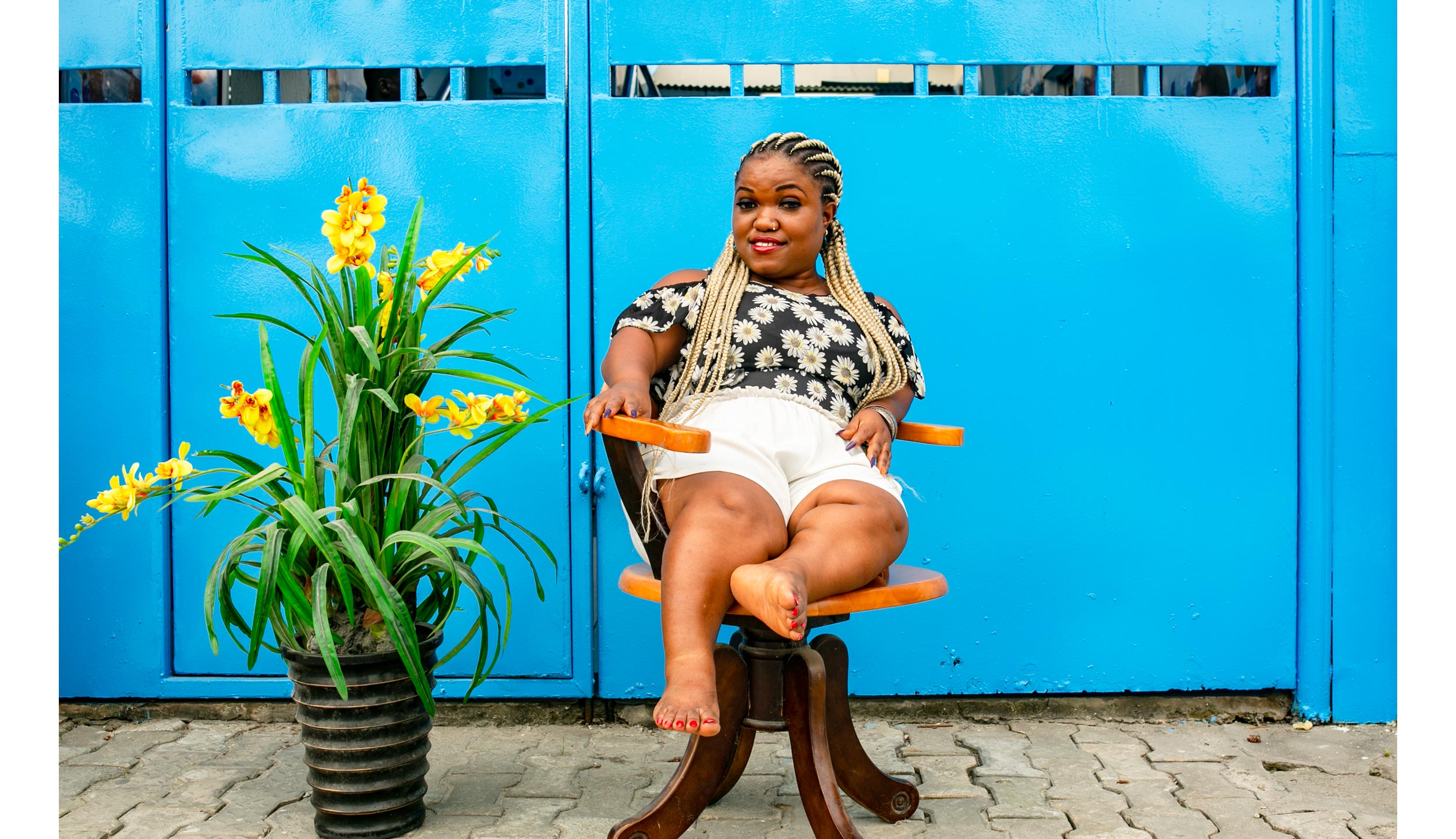 Beyond 4FT 10IN – Adetona Visuals